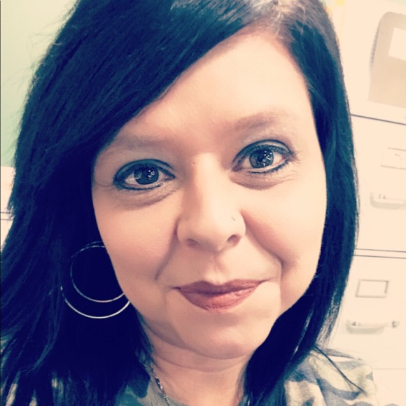 Dawn's Closet (@dawnbrat) | Poshmark